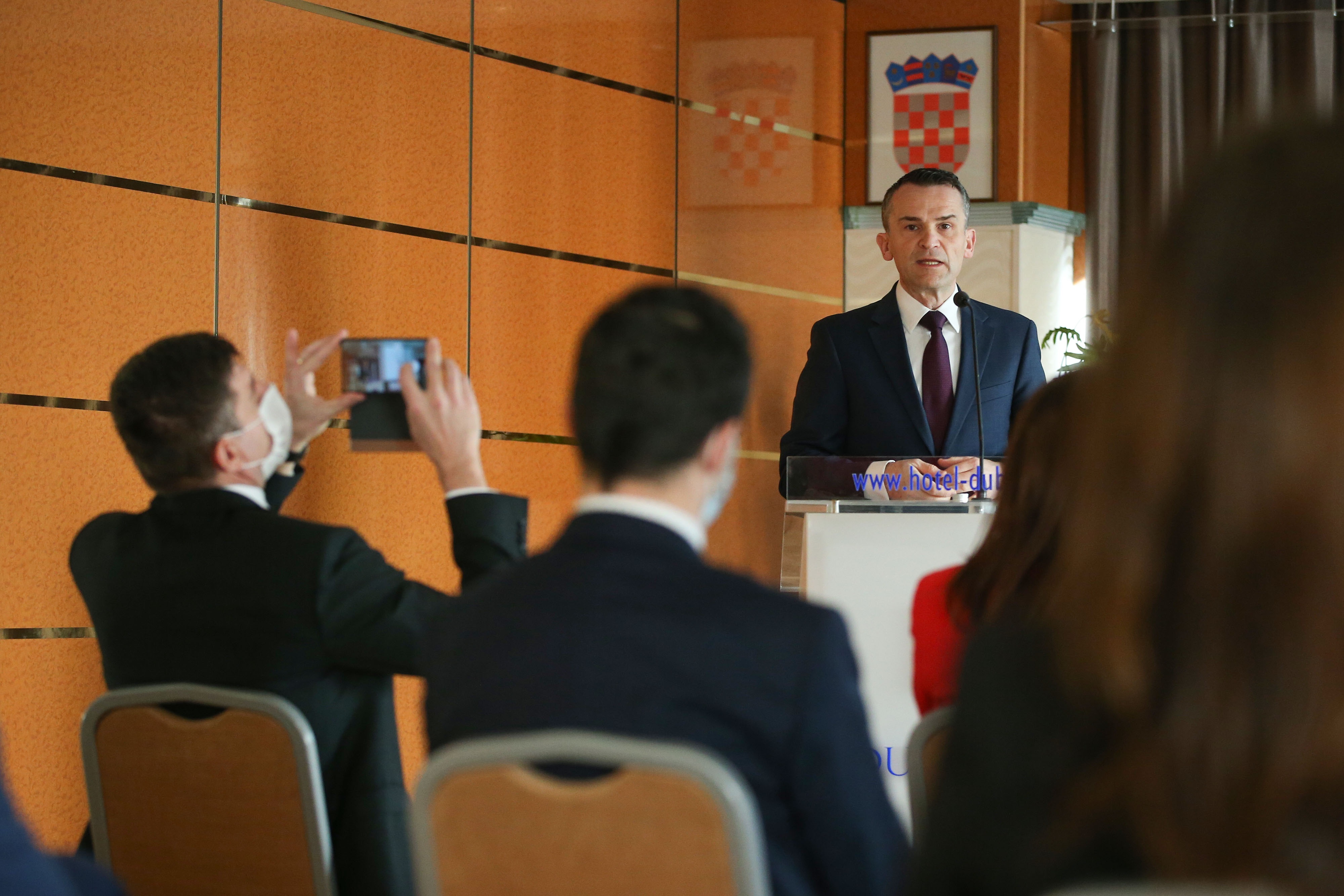 HANFA - Hanfa izabrala najbolje znanstvene i stručne studentske radove ...